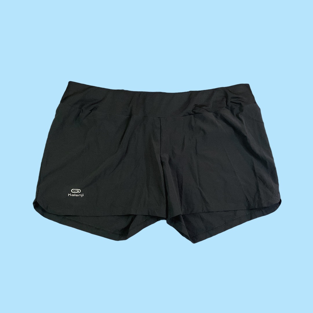 Kalenji black shorts, Women's Fashion, Activewear on Carousell
