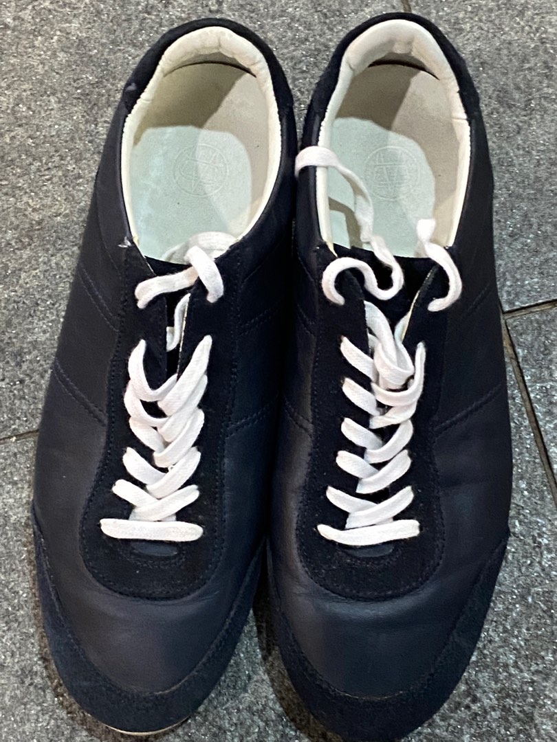 Massimo Dutti Shoe EU42, Luxury, Sneakers & Footwear on Carousell