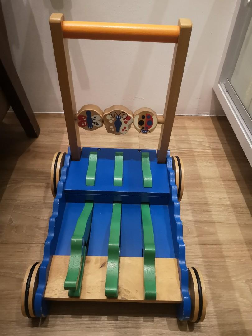 Melissa & Doug Alligator Push Toy Walker, Babies & Kids, Infant ...