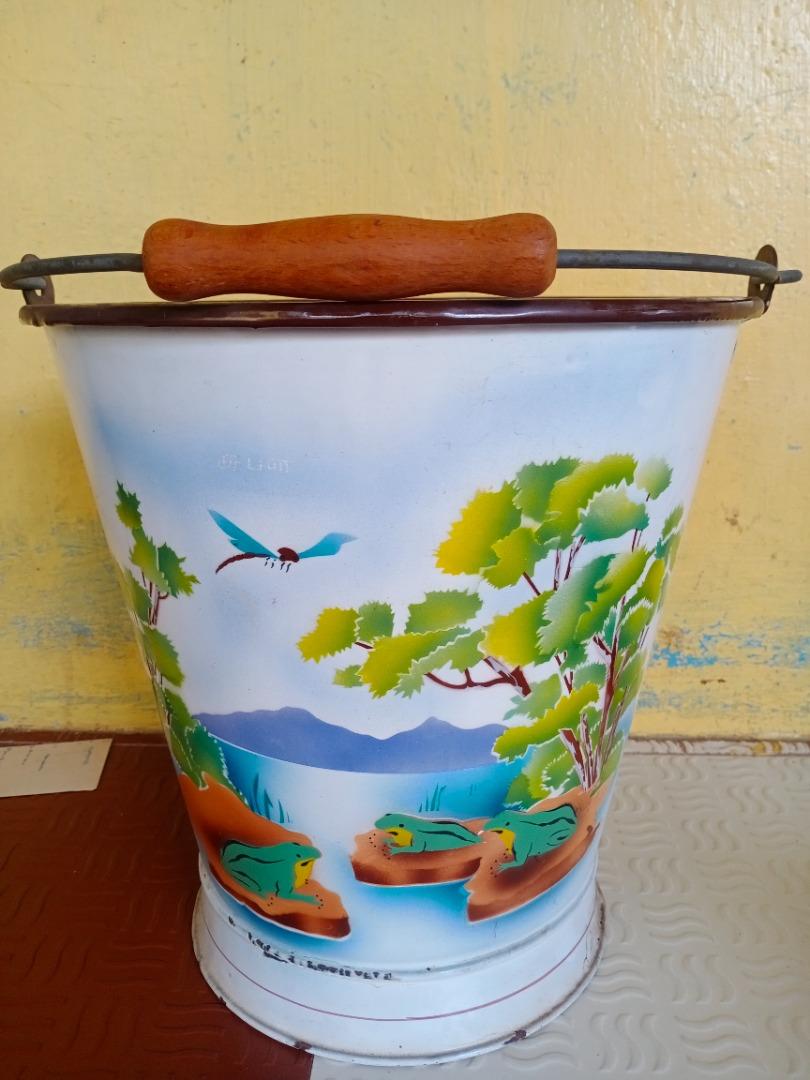 PERANAKAN NYONYA - FROG , TREE , DRGAONFLY & RIVER Scenery - Pail ...