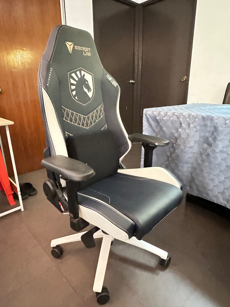 Secret lab Gaming Chair, Furniture & Home Living, Furniture, Chairs on ...