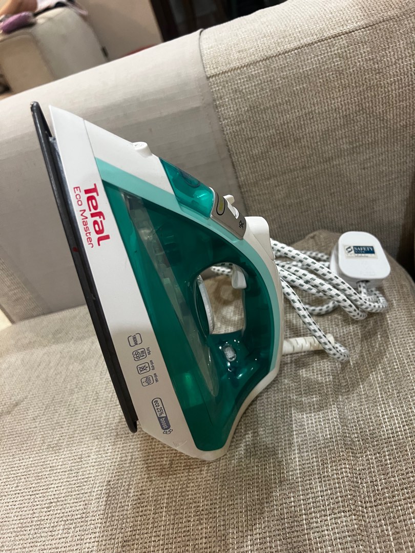 Tefal steam iron eco master 1800w, TV & Home Appliances, Irons ...