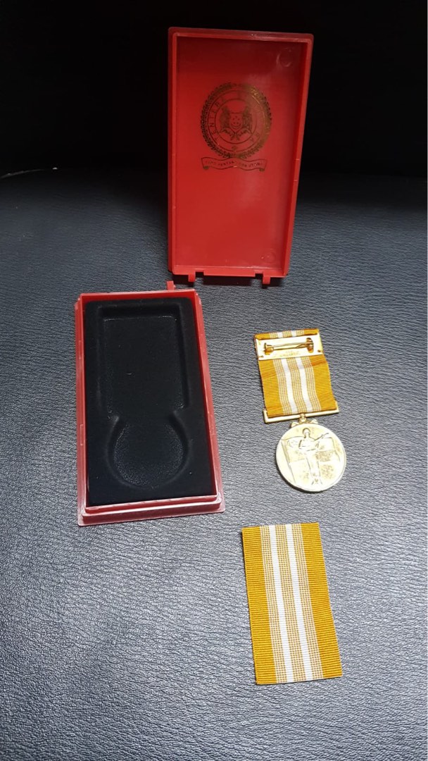 Vintage Singapore Armed Forces Good Service Medal, Hobbies & Toys ...