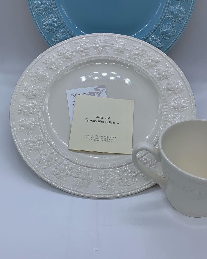 Wedgwood Festivity Ivory Plate and Garden Maze Plate, Furniture & Home ...
