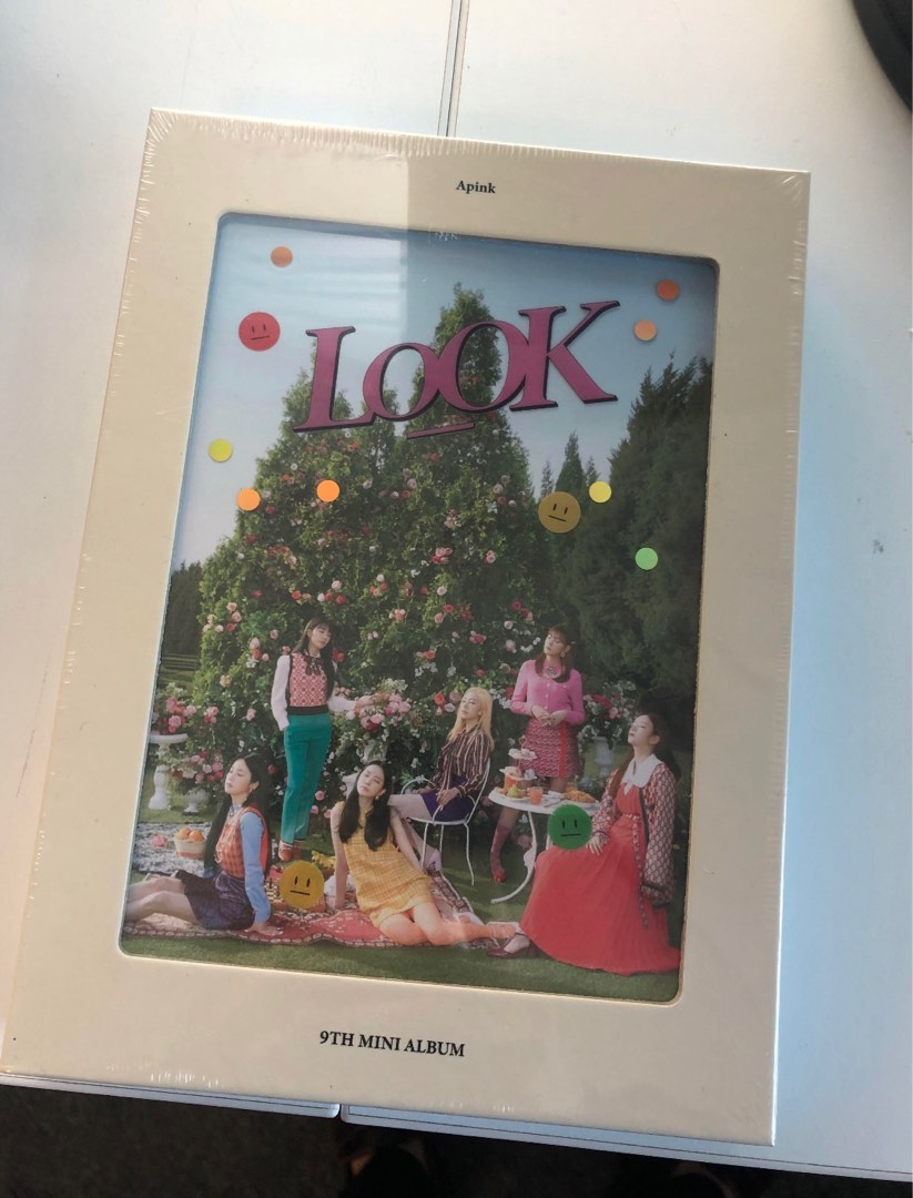 全新未拆 微瑕 Apink Look 專輯, 興趣及遊戲, 收藏品及紀念品, 韓流 - Carousell