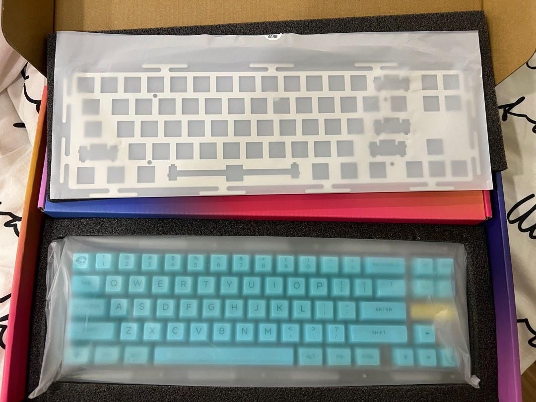 Akko ACR Pro 68 with blue transparent keycaps + Akko crystal switches ...