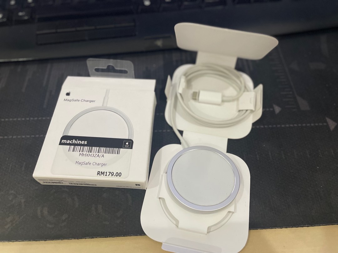 Apple MagSafe Charger, Mobile Phones & Gadgets, Other Gadgets on Carousell