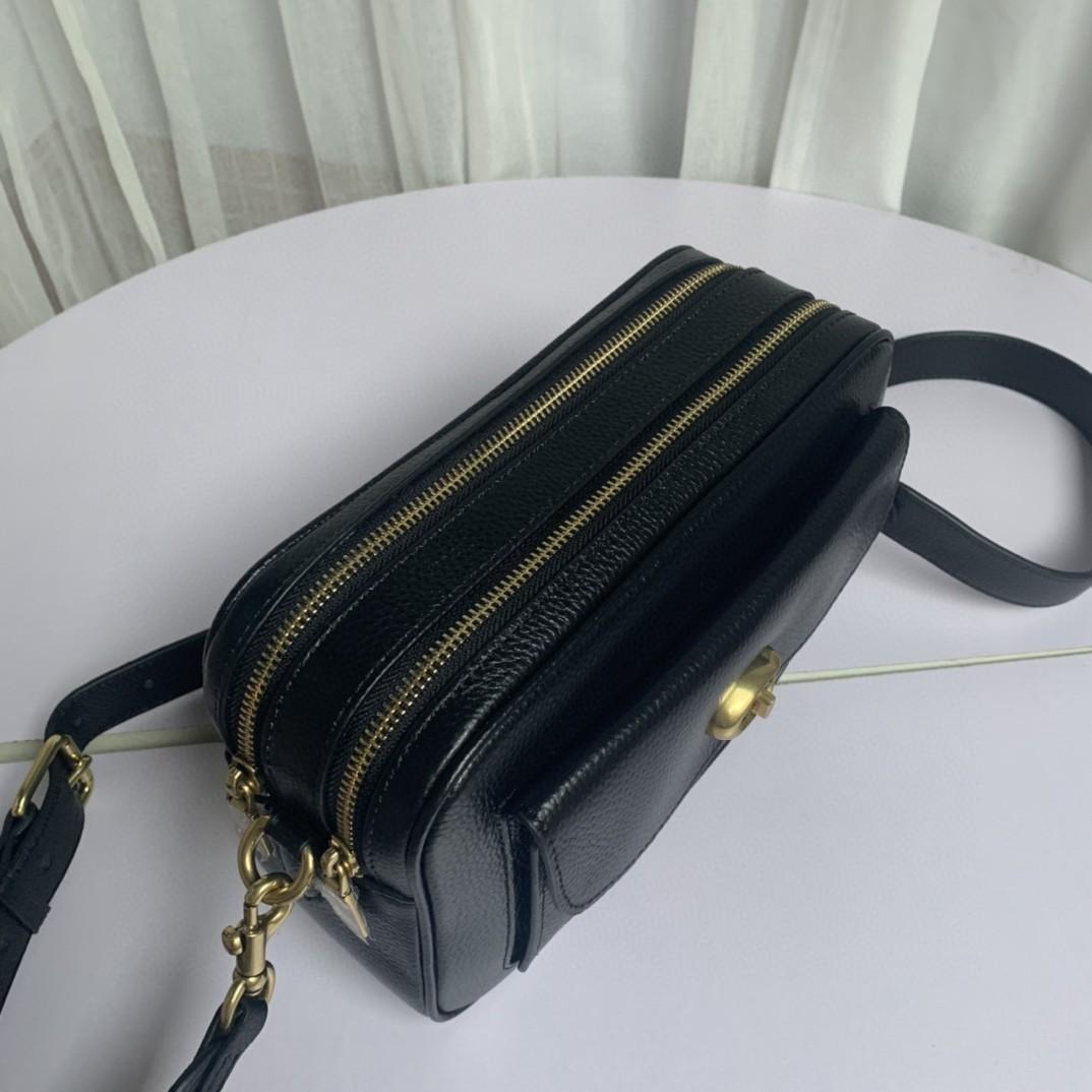 Authentic coach Classic Pebbled Leather Texture CASSIE Camera Bag ...