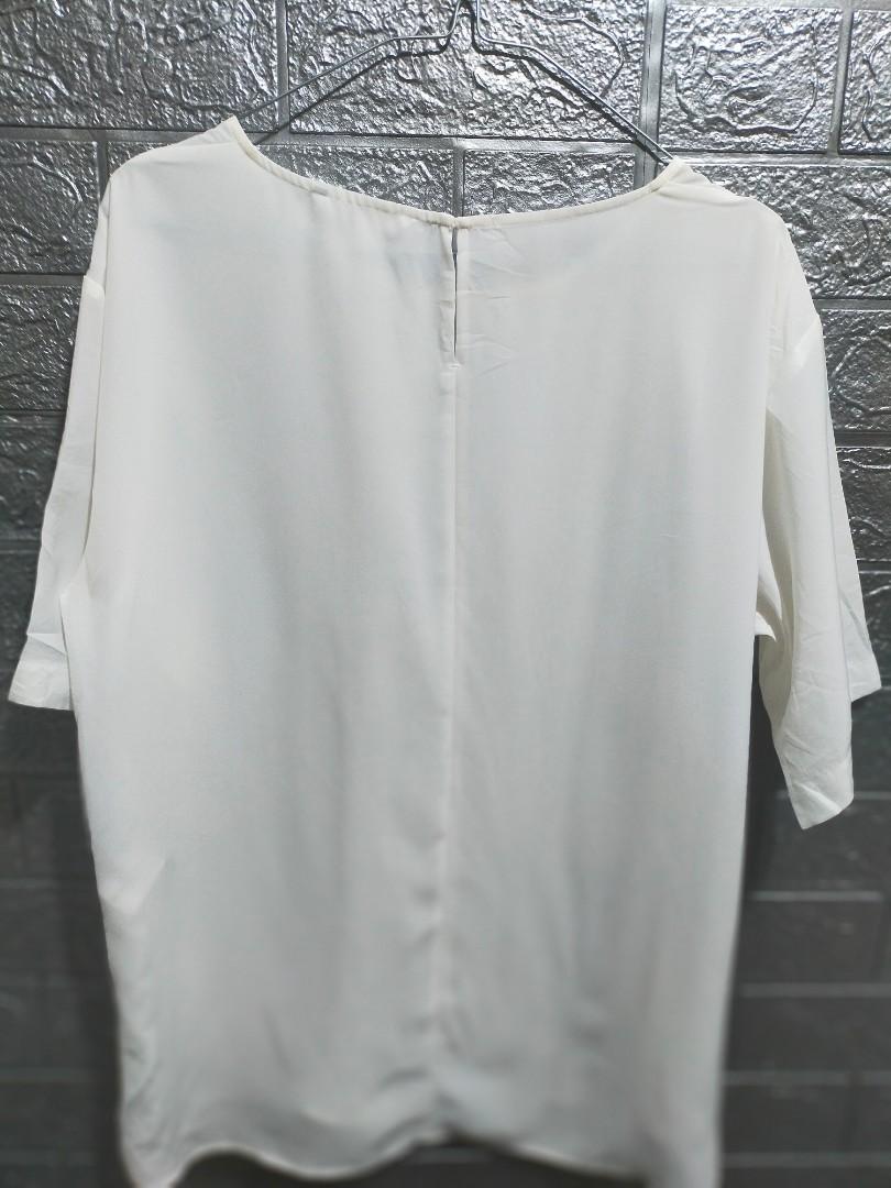 Blouse UNIQLO Putih Polos Sifon, Fesyen Wanita, Pakaian Wanita, Atasan ...