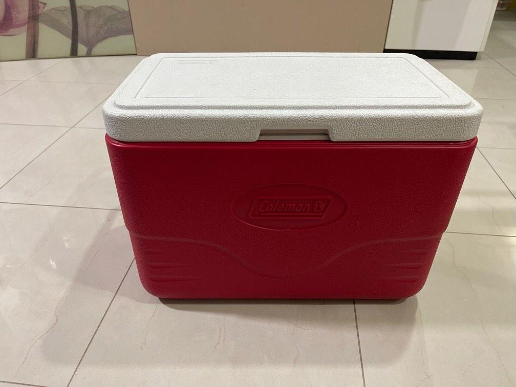 Coleman cooler box, Sports Equipment, Hiking & Camping on Carousell