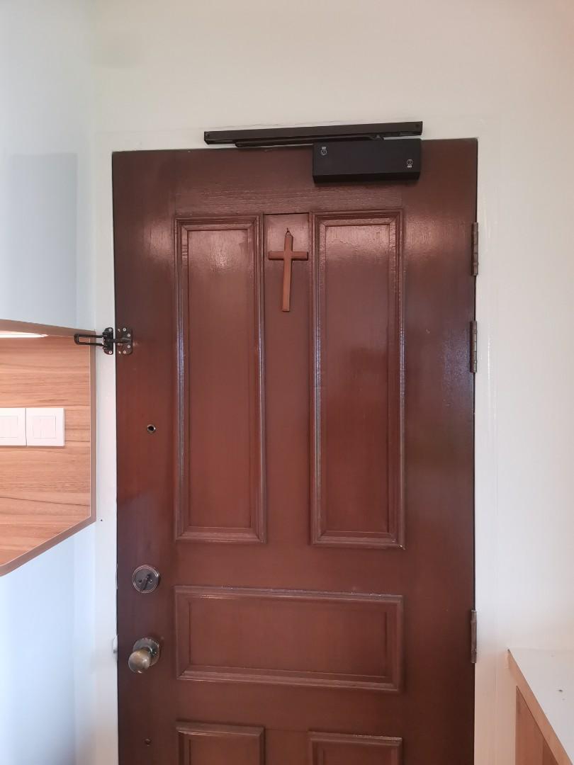 DARK BROWN DOOR CLOSER SYSTEM WITH SLIDE ARM DOOR STOPPER, Furniture ...