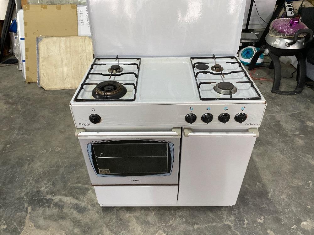 EUROPA Kitchen Stove with Built-In Oven / Dapur EUROPA dengan Ketuhar ...