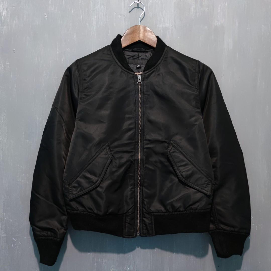 XL UNIQLO WOMEN MA-1 BOMBER JACKET, Women's Fashion, Coats, Jackets and Outerwear on Carousell