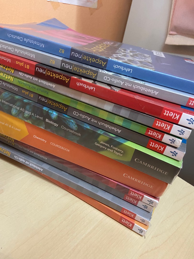 German textbooks, Hobbies & Toys, Books & Magazines, Textbooks on Carousell