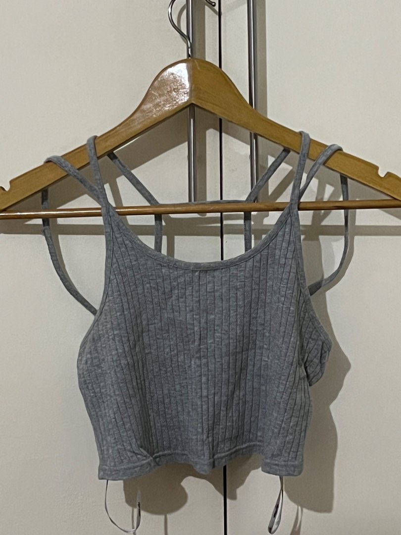 Gray crop top, Women's Fashion, Tops, Sleeveless on Carousell