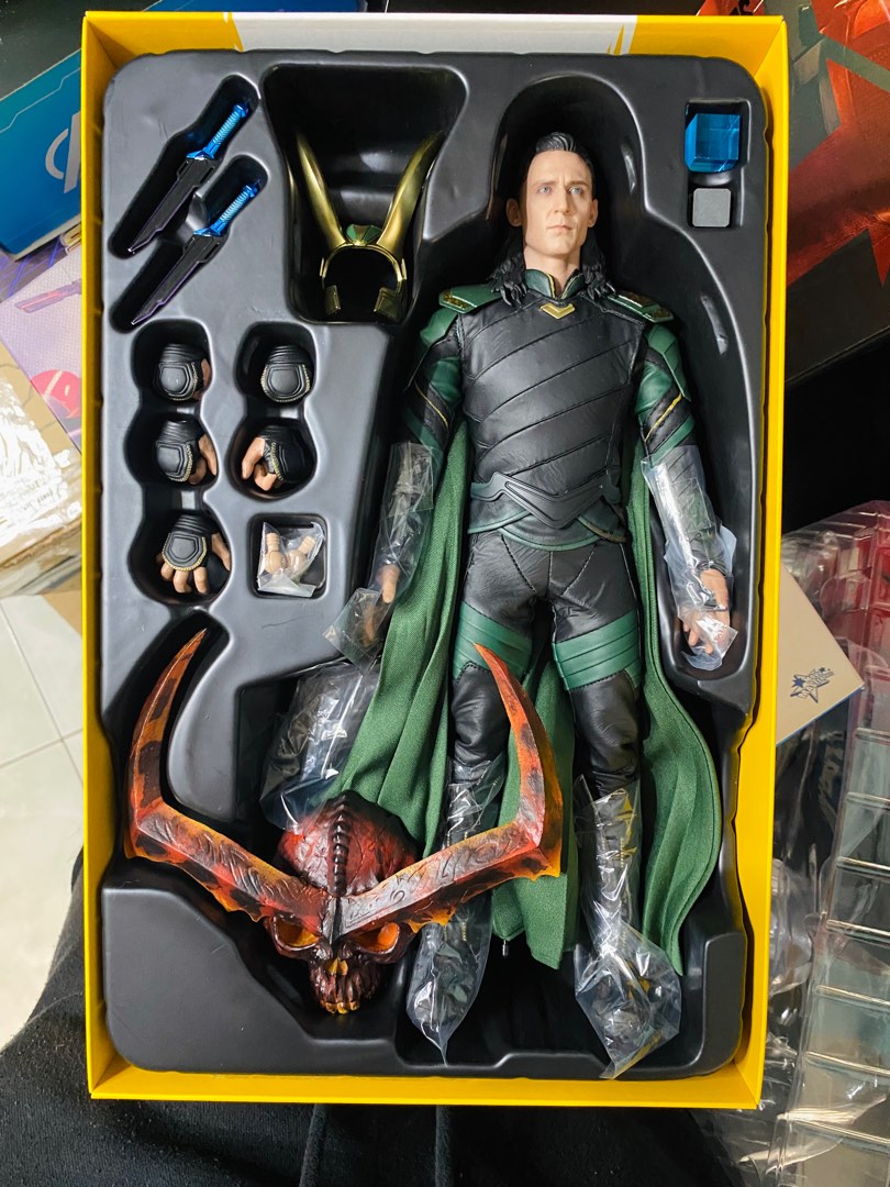 Hot toys - Loki Ragnarok, Hobbies & Toys, Toys & Games on Carousell