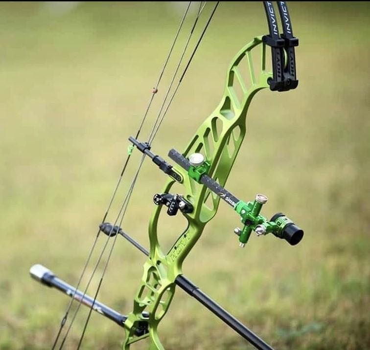 Hoyt Invicta 40, Sports Equipment, Other Sports Equipment and Supplies ...