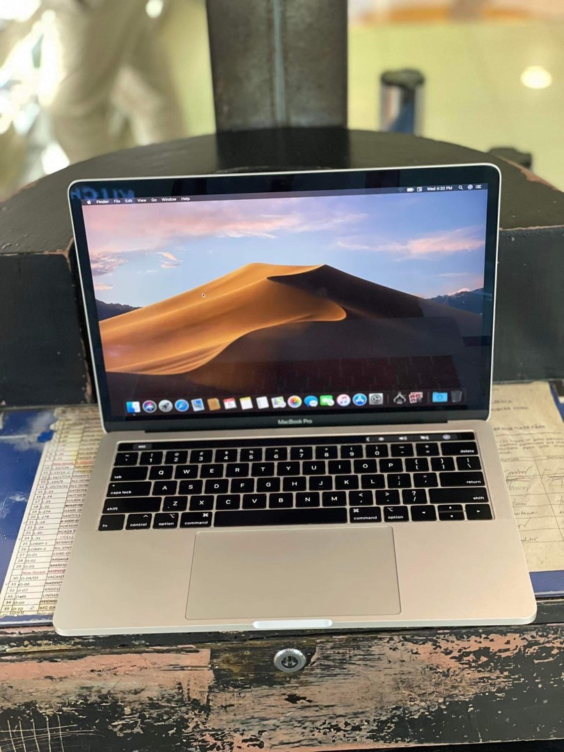 MacBook Pro (13-inch, 2018, Four Thunderbolt 3 Ports) i5 8GB 256GB SSD ...