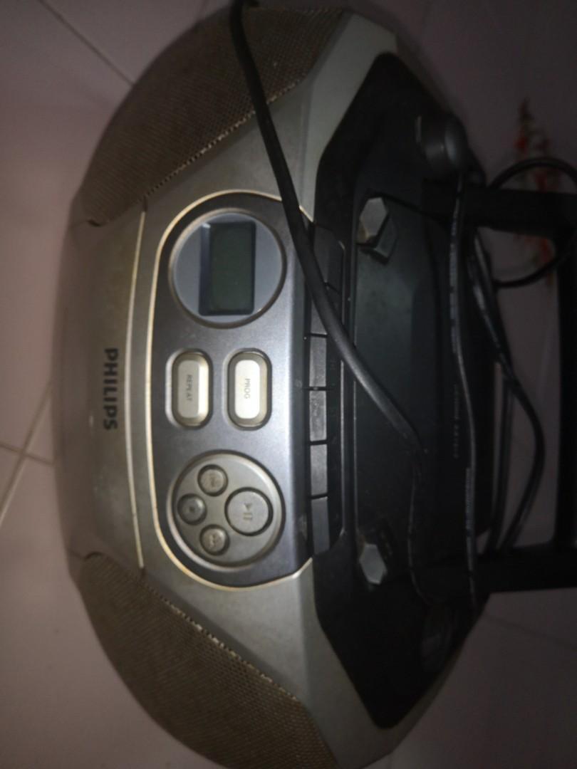 Philips CD cassette AM/FM player, Audio, Portable Music Players on Carousell