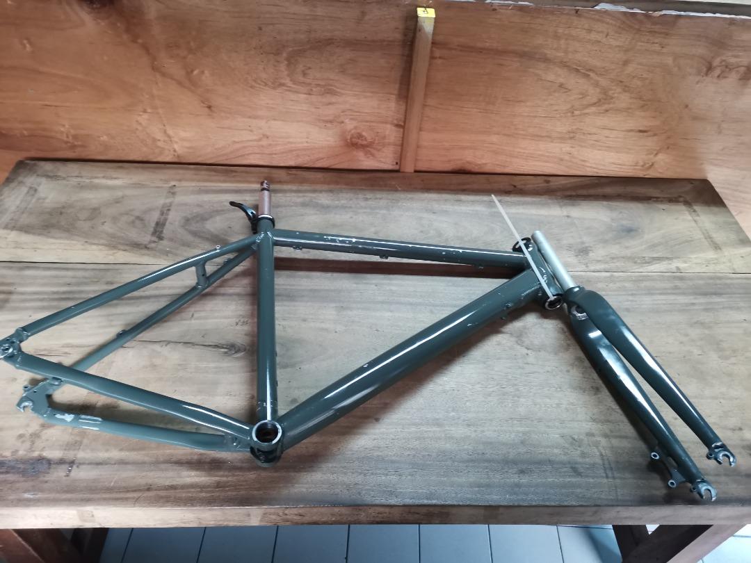 Repainted AVANTI FRAME & MOSSO Fork, Sports Equipment, Bicycles & Parts ...