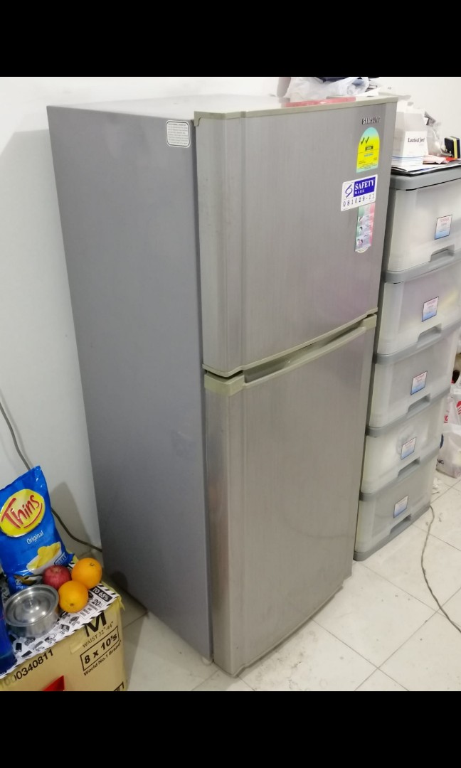 Samsung model no RT22SCSS, abt 5ft tall, TV & Home Appliances, Kitchen ...