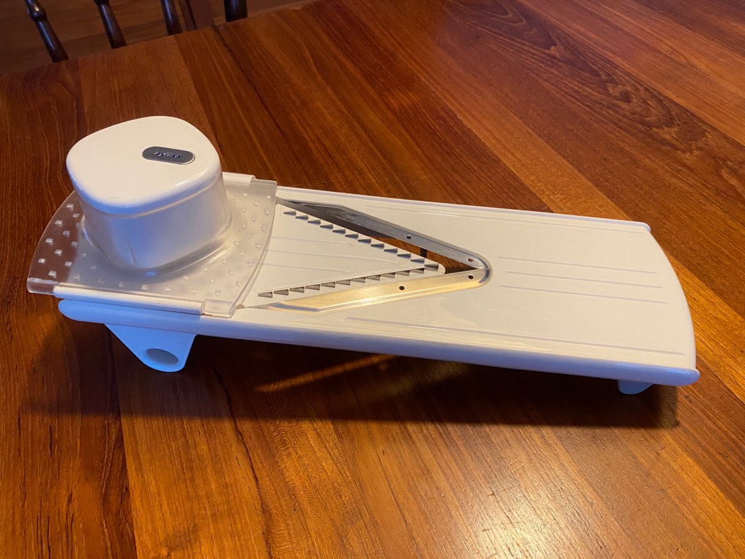 Zyliss Easy Slice Mandolin, TV & Home Appliances, Kitchen Appliances ...