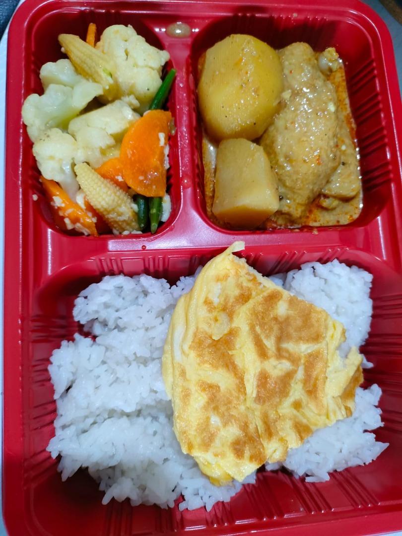 Curry chicken bento, Food & Drinks, Local Eats on Carousell