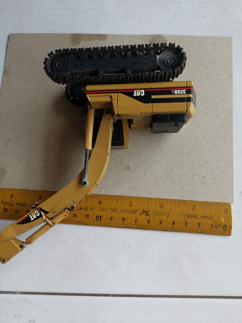 Display model Caterpillar excavator 325B L, Hobbies & Toys, Memorabilia ...