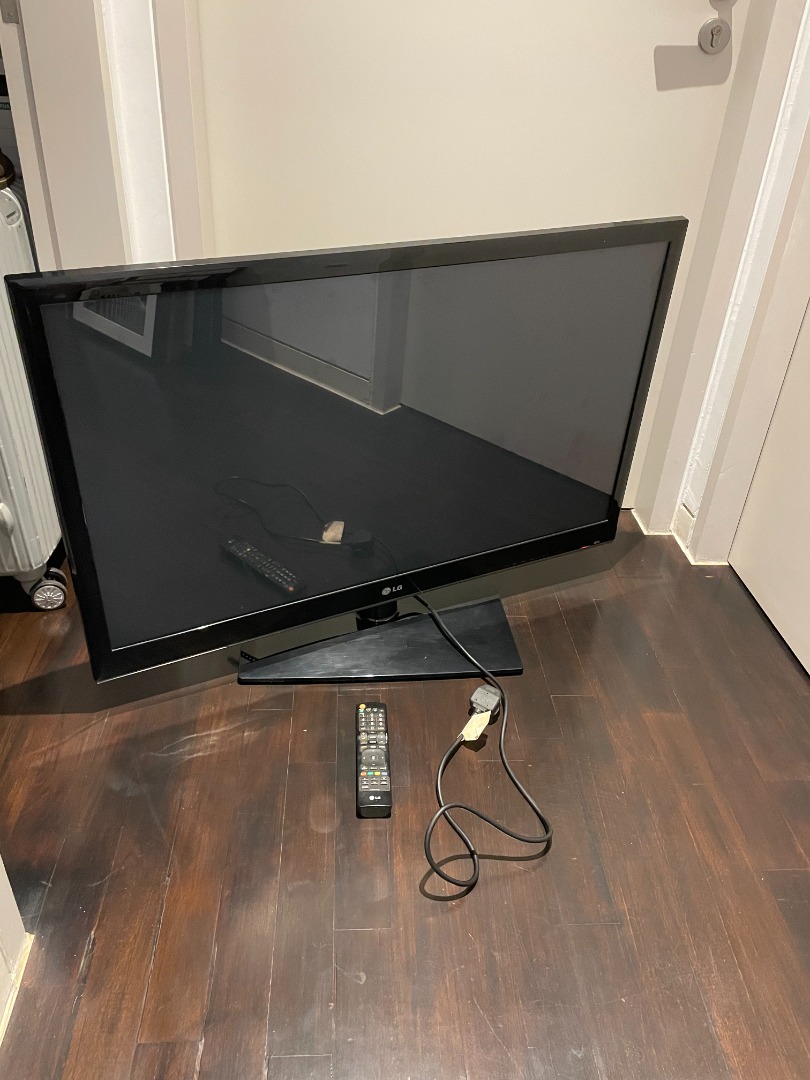LG 42 inch flat screen TV, TV & Home Appliances, TV & Entertainment, TV ...
