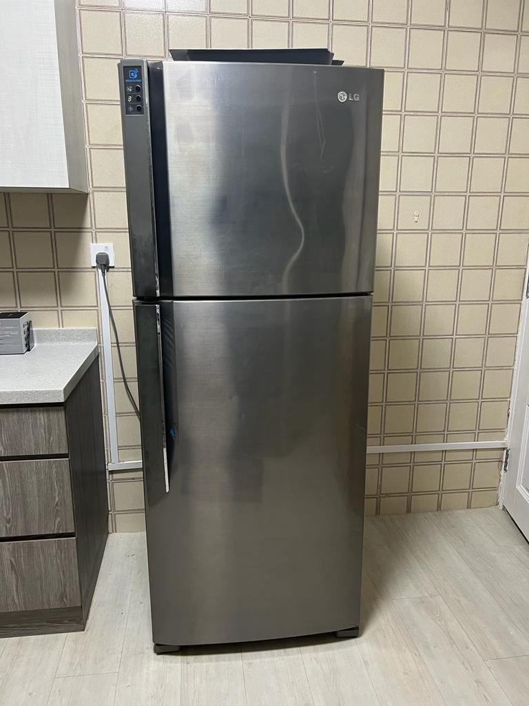 LG fridge, TV & Home Appliances, Kitchen Appliances, Refrigerators ...