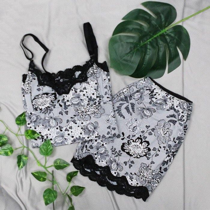 Lingerie set + celana yang di desain sexy, Fesyen Wanita, Pakaian Wanita, Lainnya di Carousell