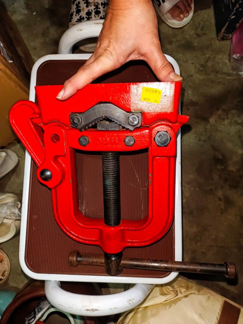 MCC pipes vice heavy duty Made in Japan, Commercial & Industrial ...