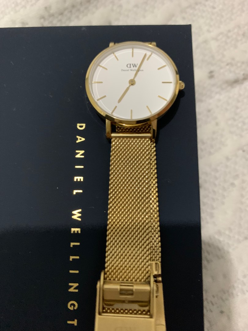 Preloved Daniel Wellington Gold Watch (28mm), Women's Fashion, Watches ...