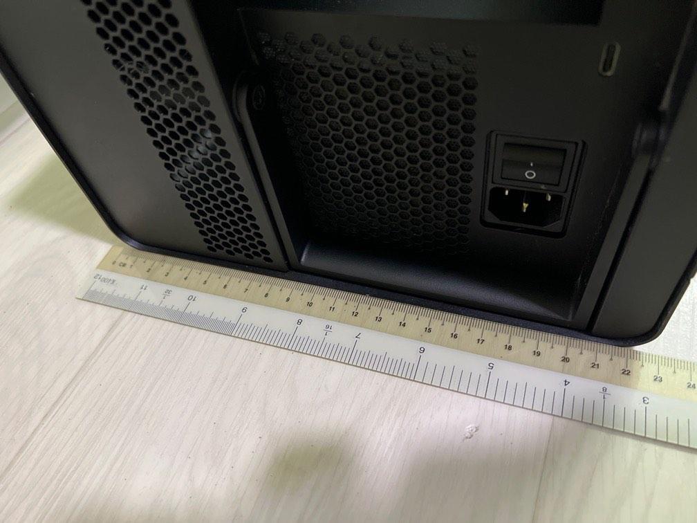 RAZER Core X eGPU enclosure, TB3 Cable included (Reserved until 16 OCT ...