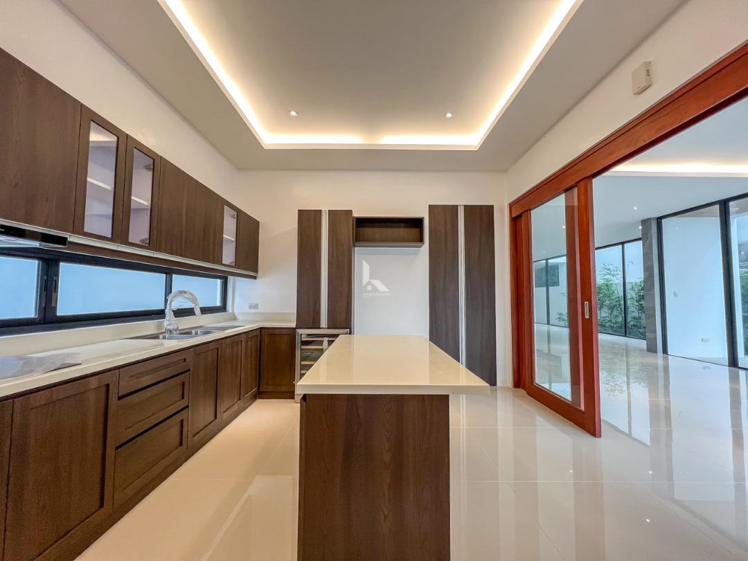 RC Modern Home in White Plains Quezon City nr Green Meadows Corinthians ...