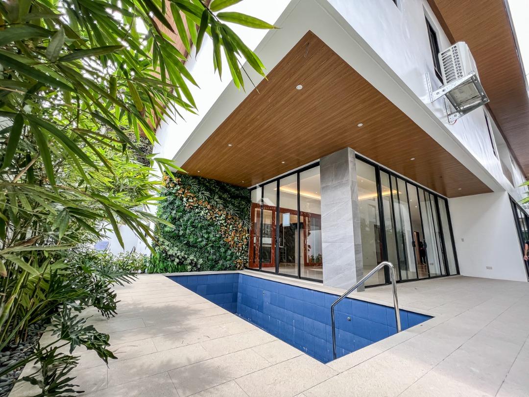 RC Modern Home in White Plains Quezon City nr Green Meadows Corinthians ...