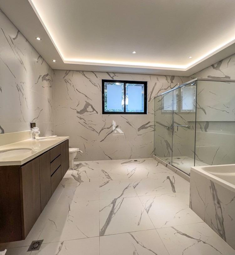 RC Modern Home in White Plains Quezon City nr Green Meadows Corinthians ...