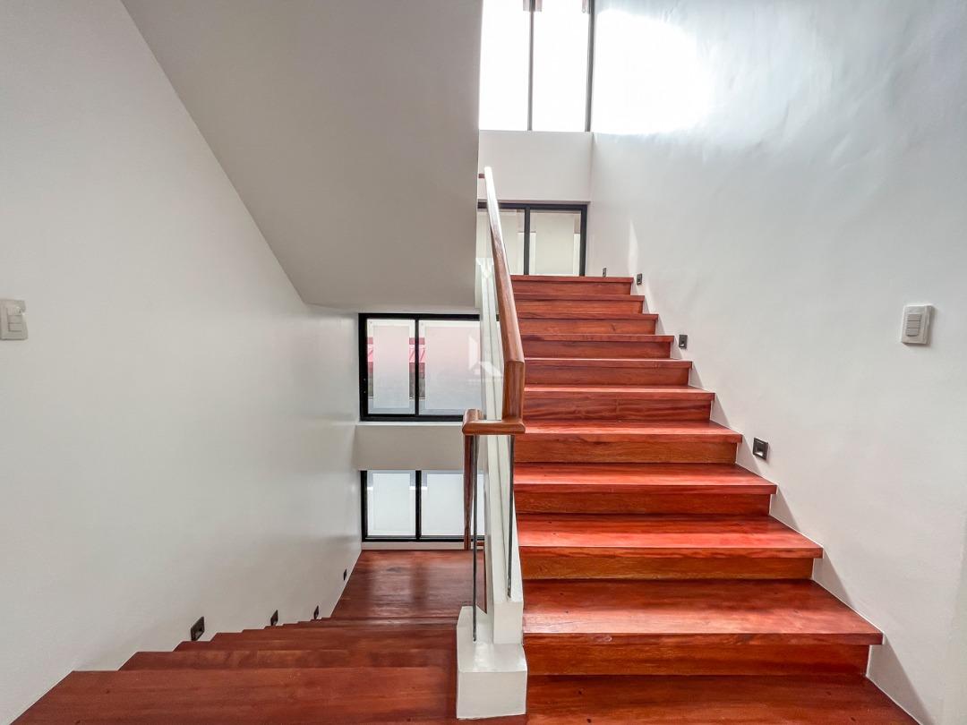 RC Modern Home in White Plains Quezon City nr Green Meadows Corinthians ...