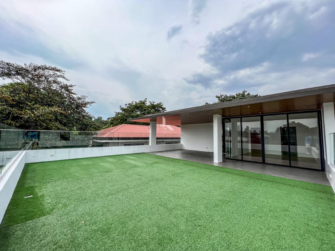 RC Modern Home in White Plains Quezon City nr Green Meadows Corinthians ...