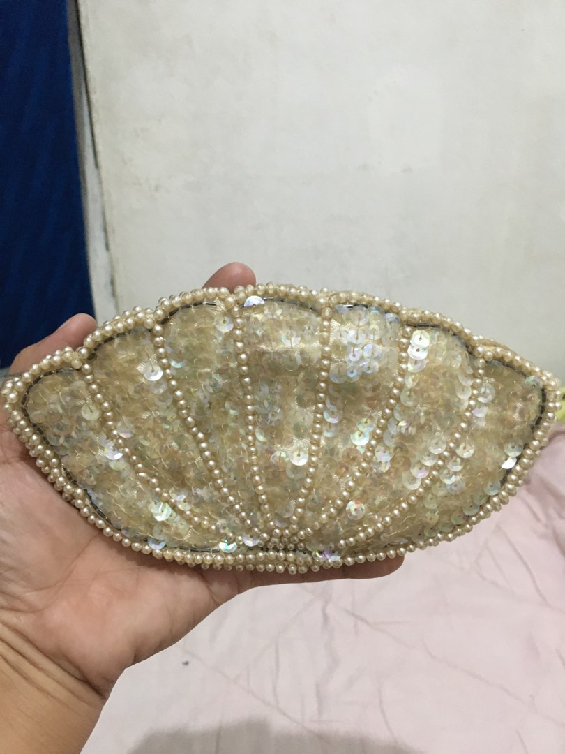 Sequence Shell Wallet, Women's Fashion, Bags & Wallets, Wallets & Card ...