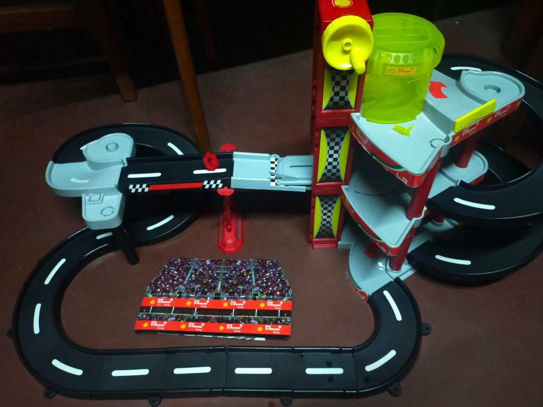 Shell Ferrari Race & Play Racing Garage, Hobbies & Toys, Toys & Games ...