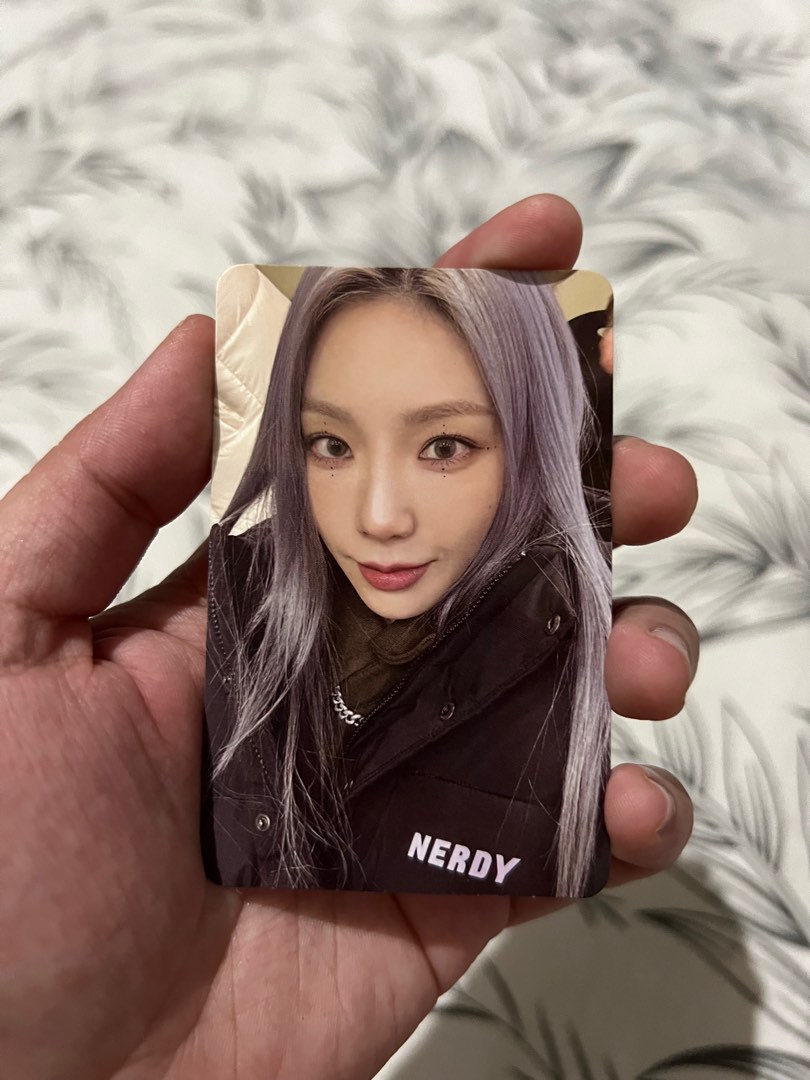 Taeyeon INVU Orange ver Photocard, Hobbies & Toys, Memorabilia ...