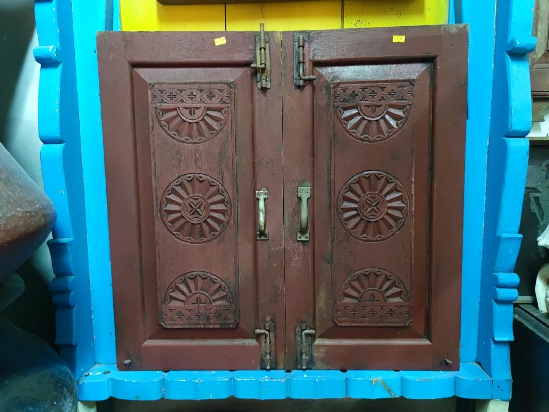 Tingkap Kayu Antik, Hobbies & Toys, Collectibles & Memorabilia, Vintage ...