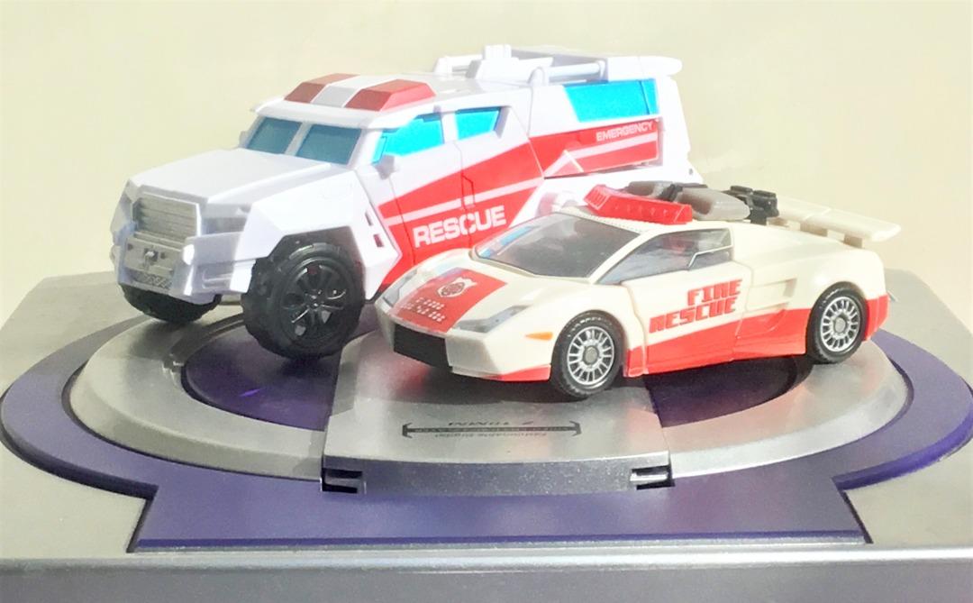Transformers Red Alert ( Generations ) & First Aid ( Combiner Wars ...