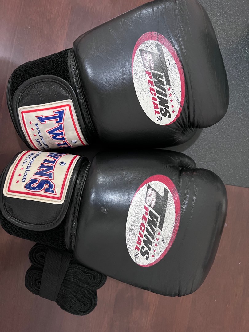 Twins Special Boxing Gloves 12oz with hand wrap, Sports Equipment ...