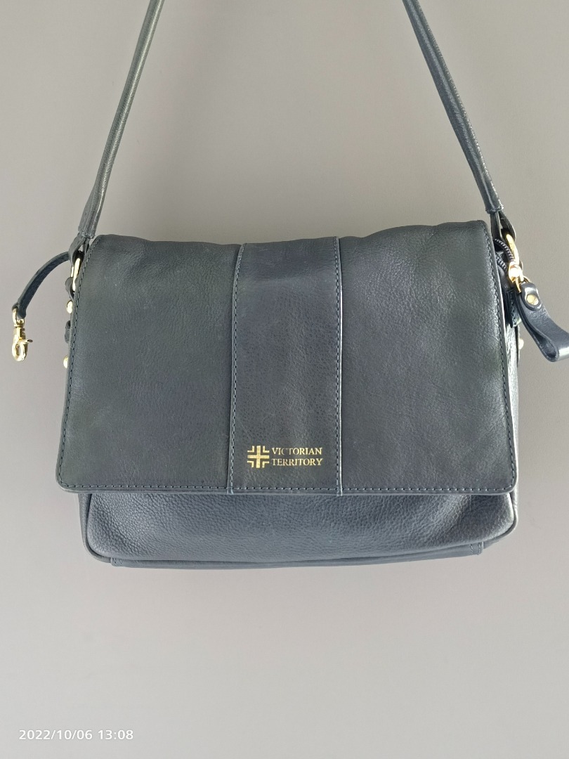 Victorian Territory leather bag(dark blue color), Women's Fashion, Bags ...