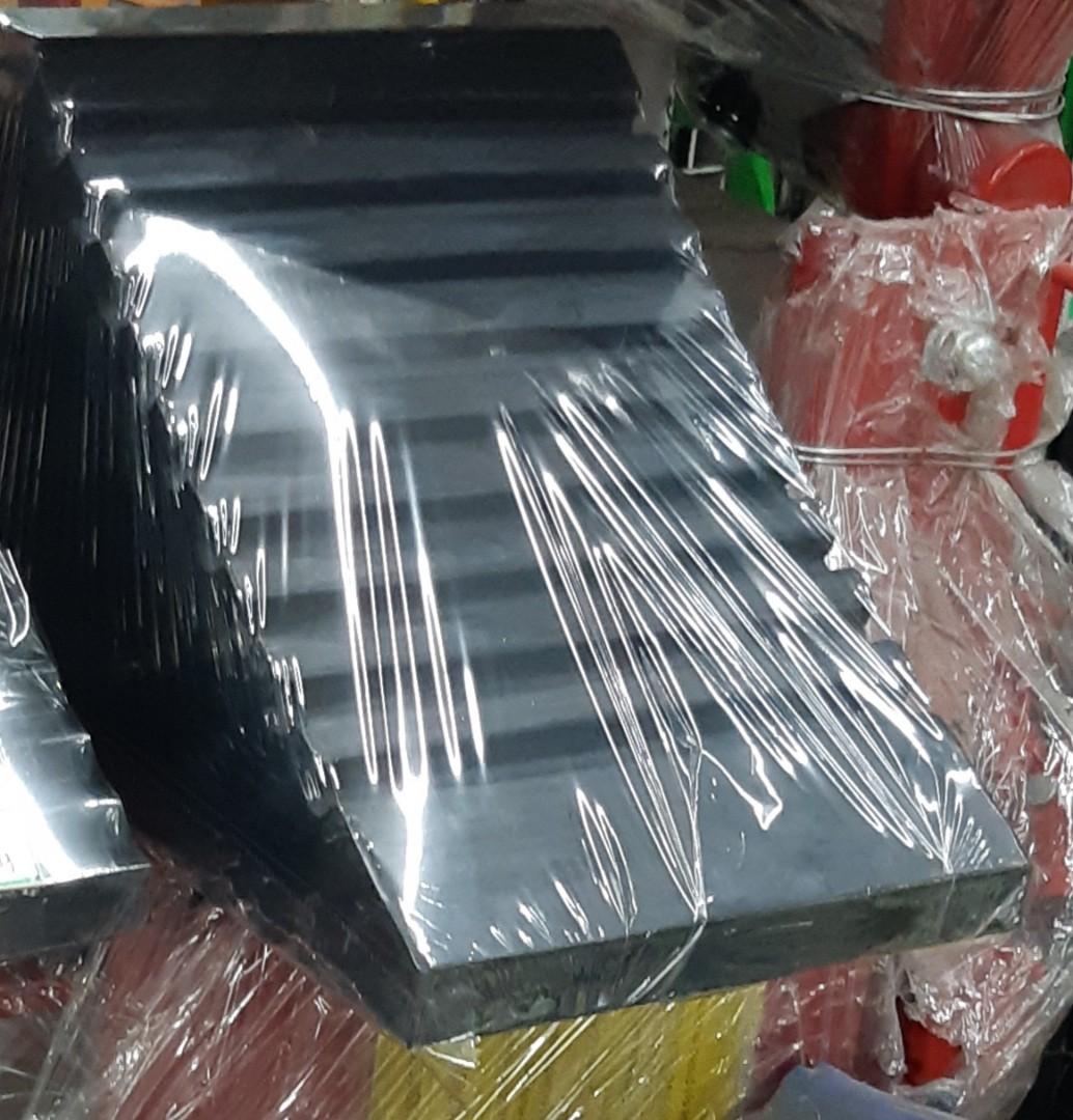 Wheel chock chocks aircraft rubber solid chuck chucks choke truck bus ...