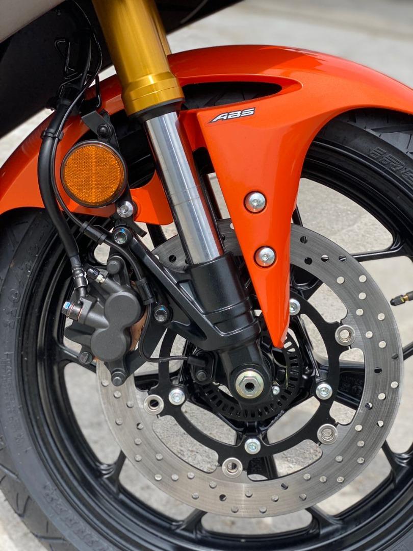 YAMAHA R25 ORANGE COLOUR LATEST MODEL COME WITH ABS, Motorbikes on ...