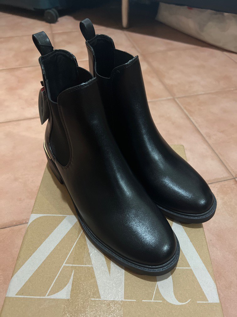 Zara Winter Chelsea Boots, Women's Fashion, Footwear, Boots on Carousell