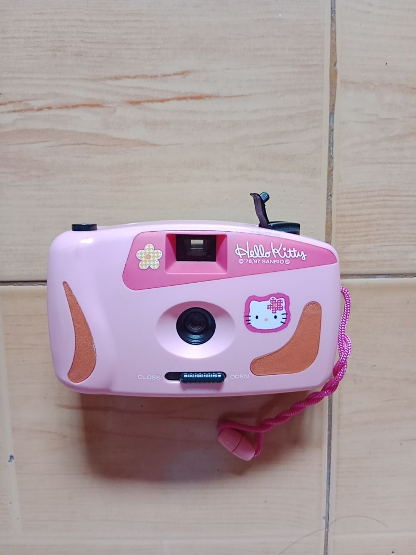 1997 Bandai Hello kitty Sanrio film camera, Photography, Cameras on ...